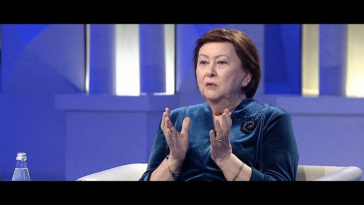 “Nënë Tereza udhëtonte me pasaportë shqiptare”, rrëfimi i rrallë i Liri ...